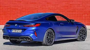 M8 Front View Image, M8 Photos in India - CarWale