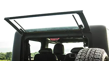 Thar Rear Windshield/Windscreen Image, Thar Photos in India - CarWale