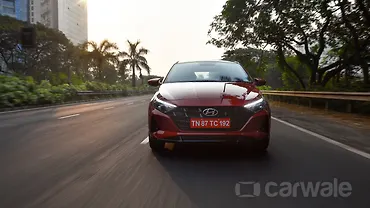 i20 Front Row Seats Image, i20 Photos in India - CarWale