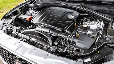 Jaguar F-Pace Images - Interior & Exterior Photo Gallery [400+ Images ...