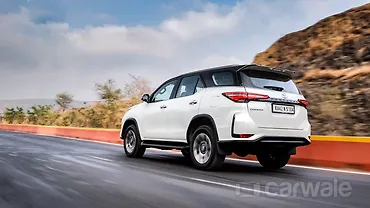 Fortuner Left Side View Image, Fortuner Photos in India - CarWale