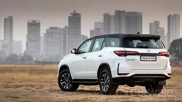 Fortuner Left Side View Image, Fortuner Photos in India - CarWale