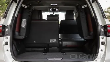 Toyota Fortuner Images - Interior & Exterior Photo Gallery [300+ Images ...