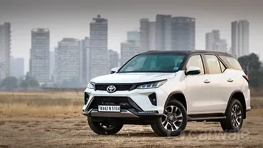 Fortuner Left Side View Image, Fortuner Photos in India - CarWale