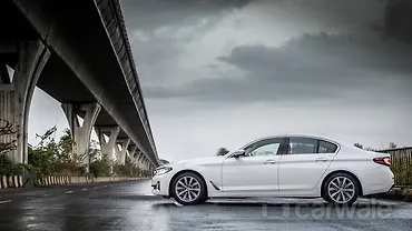 BMW 5 Series Images - Interior & Exterior Photo Gallery [300+ Images ...