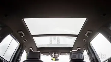Cayenne Sunroof/Moonroof Image, Cayenne Photos in India - CarWale
