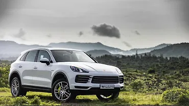 Cayenne Front View Image, Cayenne Photos in India - CarWale