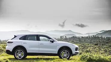 Porsche Cayenne Images - Interior & Exterior Photo Gallery [150+ Images ...