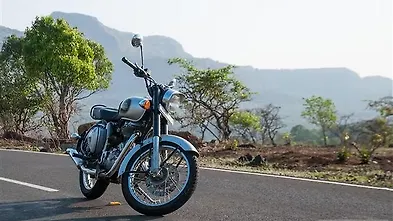 Royal Enfield Classic 500 Price, Images & Used Classic 500 Bikes - BikeWale