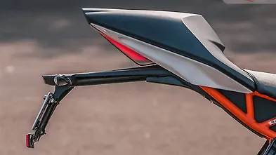 KTM RC200 Price, Images, Colours, Mileage & Reviews | BikeWale