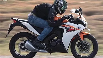 Honda CBR150 R Price, Images & Used CBR150 R Bikes - BikeWale