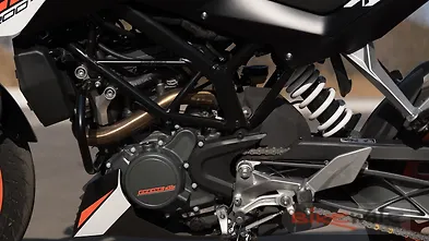 KTM 200 Duke Price, Images, Colours, Mileage & Reviews | BikeWale