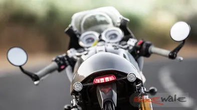 Triumph Thruxton R Price, Images & Used Thruxton R Bikes - BikeWale