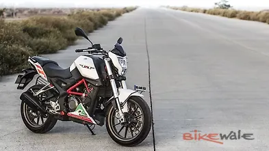 Benelli TNT 25 Price (GST Rates), Images, Colours, Mileage | BikeWale