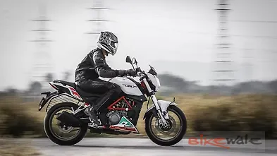Benelli TNT 25 Price (GST Rates), Images, Colours, Mileage | BikeWale