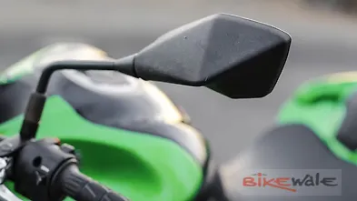 Kawasaki Z900 Price, Images, Colours, Mileage & Reviews | BikeWale