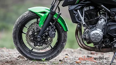 Kawasaki Z650 Price, Images, Colours, Mileage & Reviews | BikeWale