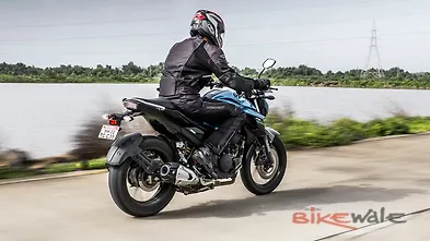 Yamaha FZ25 Price, Images, Colours, Mileage & Reviews | BikeWale