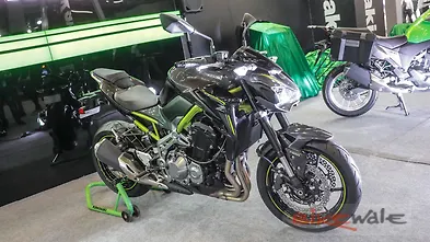 Kawasaki Z900 Price, Images, Colours, Mileage & Reviews | BikeWale