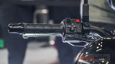 Kawasaki Z900 Price, Images, Colours, Mileage & Reviews | BikeWale