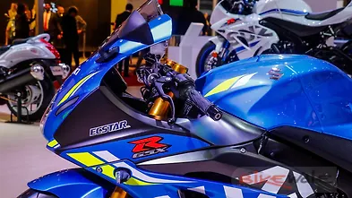 Suzuki GSX-R1000 Price, Images, Colours, Mileage & Reviews | BikeWale