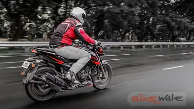 TVS Apache RTR 200 4V Price, Images, Colours, Mileage & Reviews | BikeWale