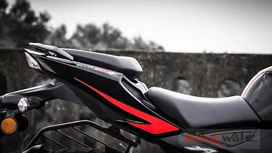 TVS Apache RTR 200 4V Price, Images, Colours, Mileage & Reviews | BikeWale