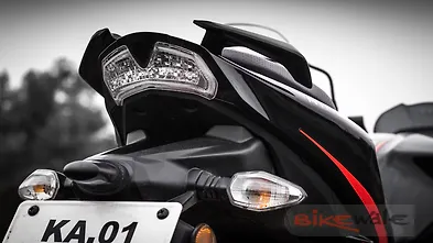 TVS Apache RTR 200 4V Price, Images, Colours, Mileage & Reviews | BikeWale