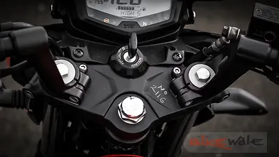 TVS Apache RTR 200 4V Price, Images, Colours, Mileage & Reviews | BikeWale