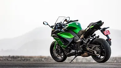 Kawasaki Ninja 1000 Price - Mileage, Images, Colours | BikeWale
