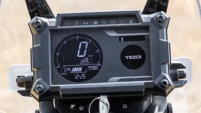 Yezdi Adventure Price - Mileage, Images, Colours | BikeWale