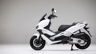 Keeway Vieste 300 Price - Mileage, Images, Colours | BikeWale