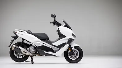 Keeway Vieste 300 Price - Mileage, Images, Colours | BikeWale