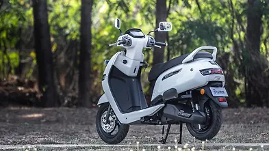 TVS iQube Price - Range, Images, Colours | BikeWale