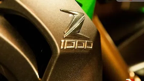 Kawasaki Z1000 Rear Three-Quarter Image – BikeWale