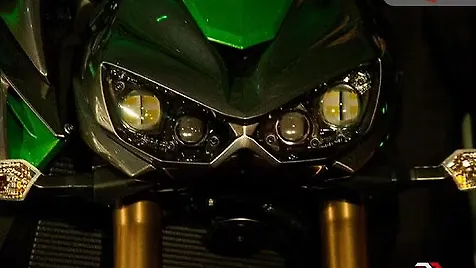 Kawasaki Z1000 Headlamp Image - BikeWale