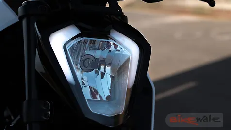 KTM 250 Duke [2021] Headlamp Image - BikeWale