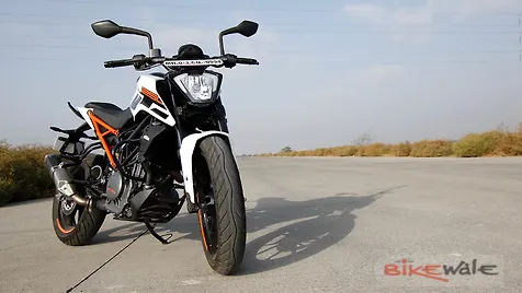 KTM 250 Duke [2021] Front Three-Quarter Image - BikeWale