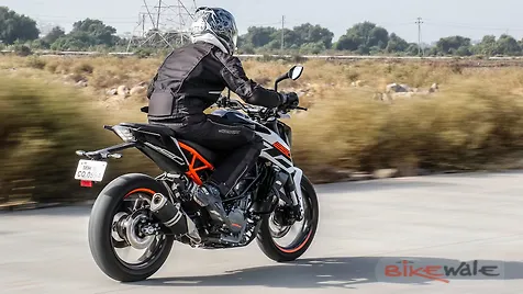 KTM 250 Duke [2021] Action Image - BikeWale