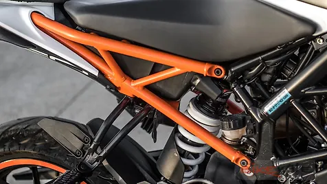 KTM 250 Duke [2021] Seat Image - BikeWale