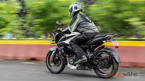 Bajaj Pulsar NS200 Action Image - BikeWale