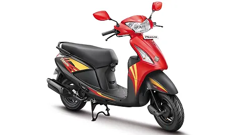 Hero Pleasure Front Three-Quarter Image - BikeWale