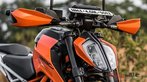 KTM 390 Duke [2021] Headlamp Image - BikeWale