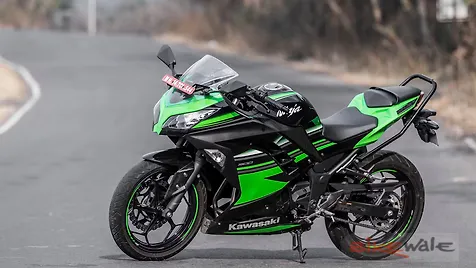 Kawasaki Ninja 300 [2018-2019] Front Three-Quarter Image - BikeWale