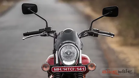 Bajaj Avenger Street 180 Action Image - BikeWale