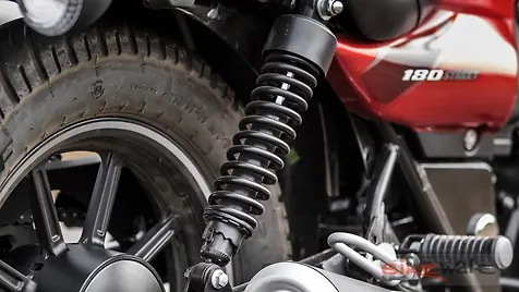 Bajaj Avenger Street 180 Action Image - BikeWale