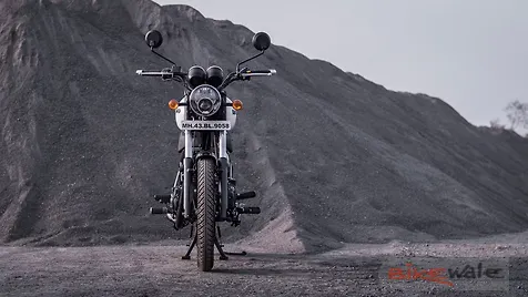 Royal Enfield Thunderbird 350X Action Image - BikeWale