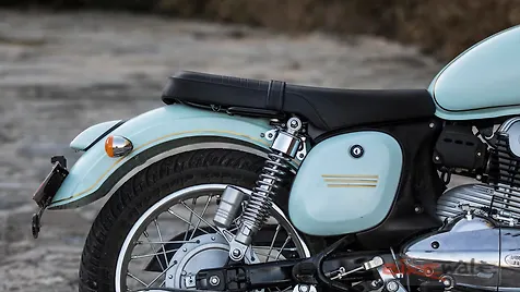 Jawa 42 Action Image - BikeWale