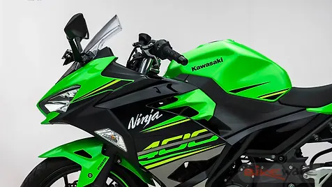 Kawasaki Ninja 400 Front Right Three-Quarter Image - BikeWale
