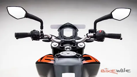 KTM 125 Duke [2021] Handlebar Image - BikeWale